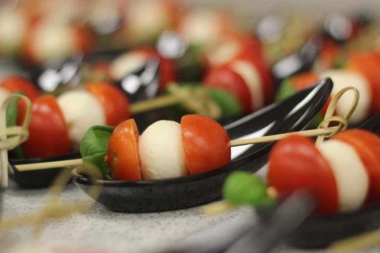 16 Easy & Delicious Beach Party Appetizers