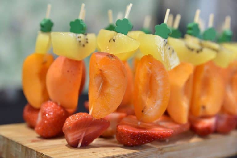 16 Easy & Delicious Beach Party Appetizers